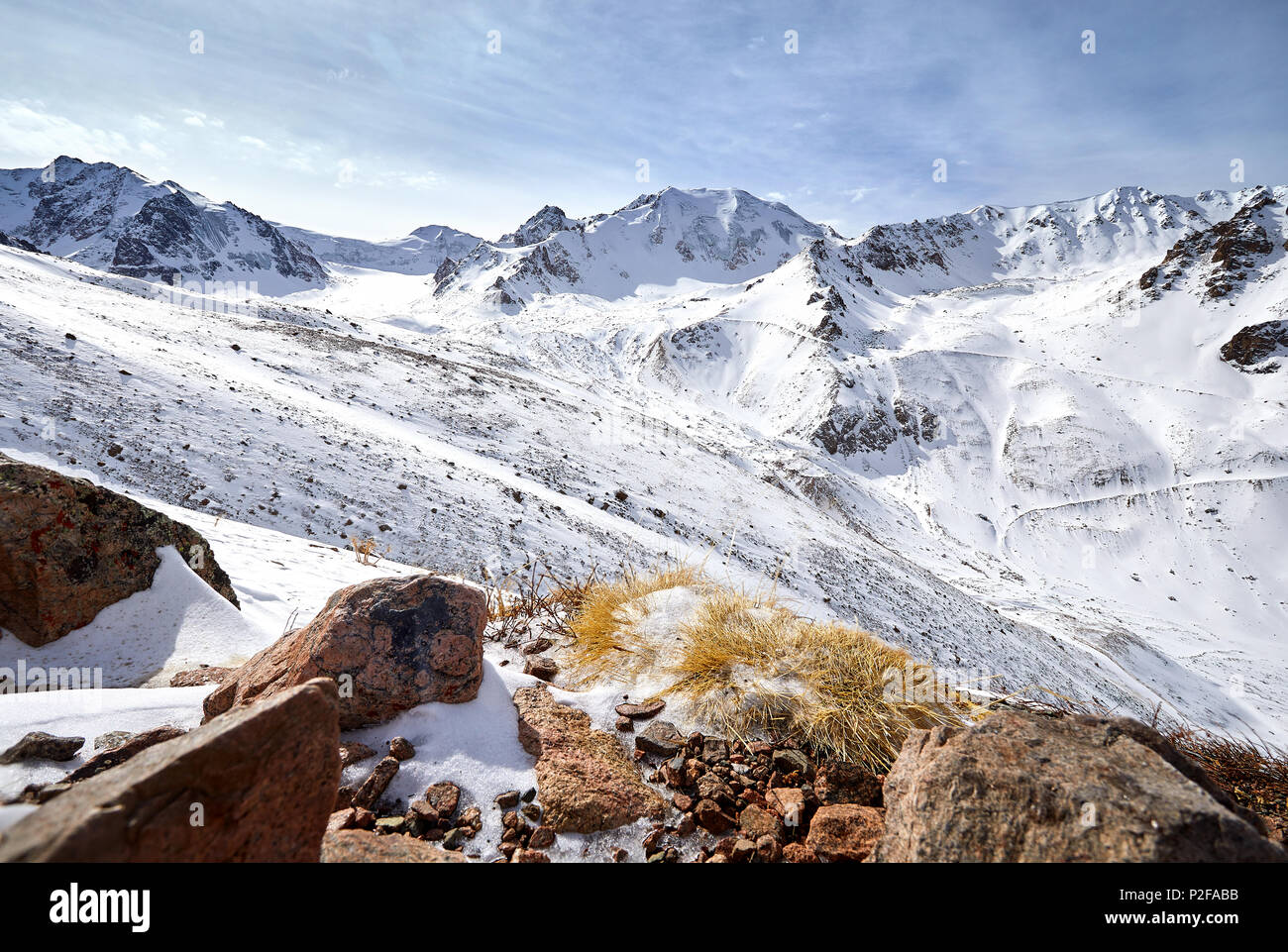 High mountain range hi-res stock photography and images - Alamy
