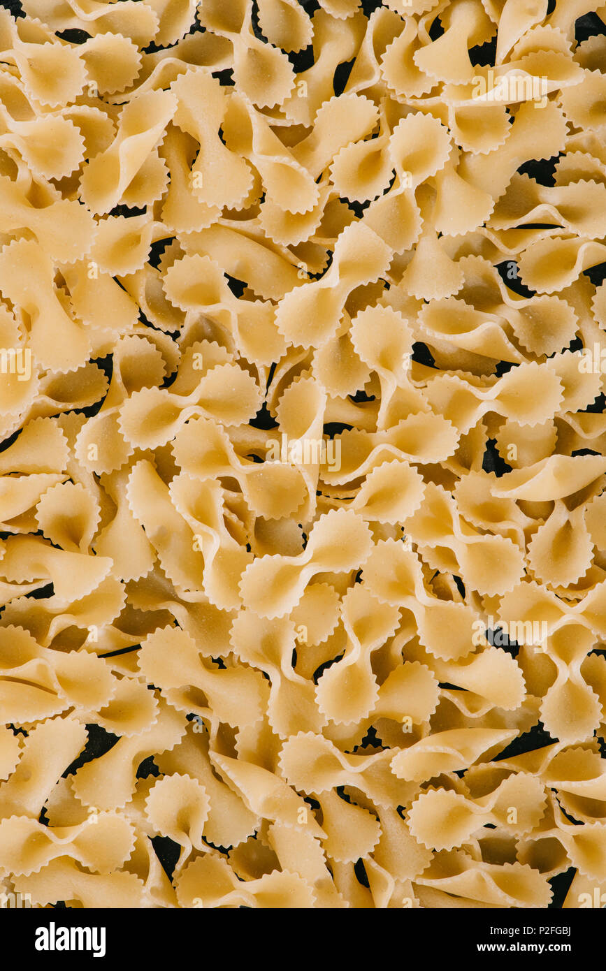 Pile of uncooked pasta hi-res stock photography and images - Alamy
