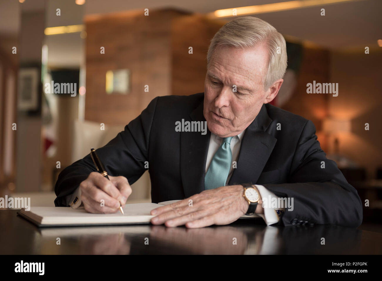160915-N-LV331-002 MEXICO CITY (Sept. 15, 2016) Secretary of the Navy ...