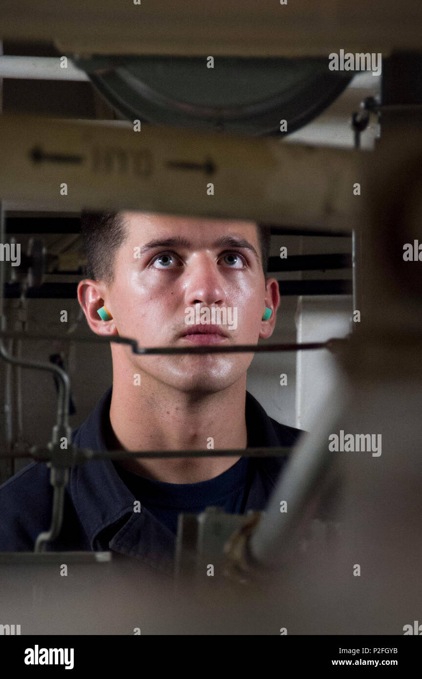 160914-N-TH560-435 PHILLIPINE SEA (Sept. 14, 2016) Seaman Shawn Quigley ...