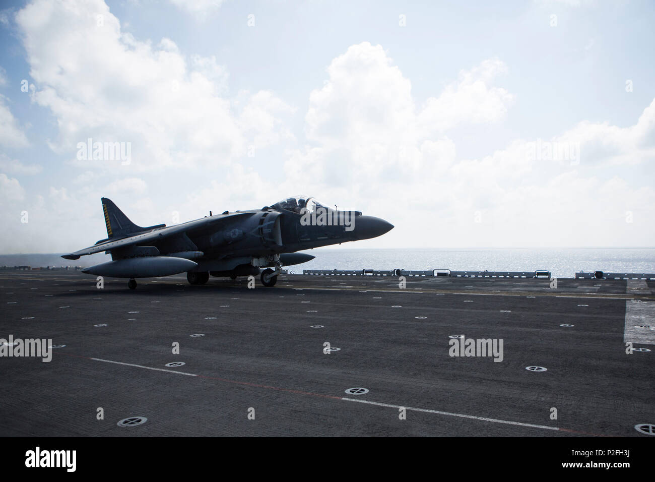 160913-M-MK246-005 MEDITERRANEAN SEA (Sept. 13, 2016) An AV-8B Harrier ...