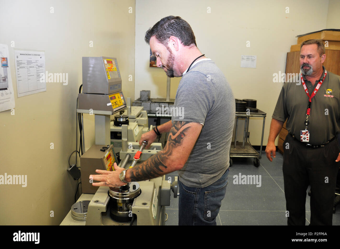 Left) Robert Hart, a native of Pocatello, Idaho, and a Navy veteran ...