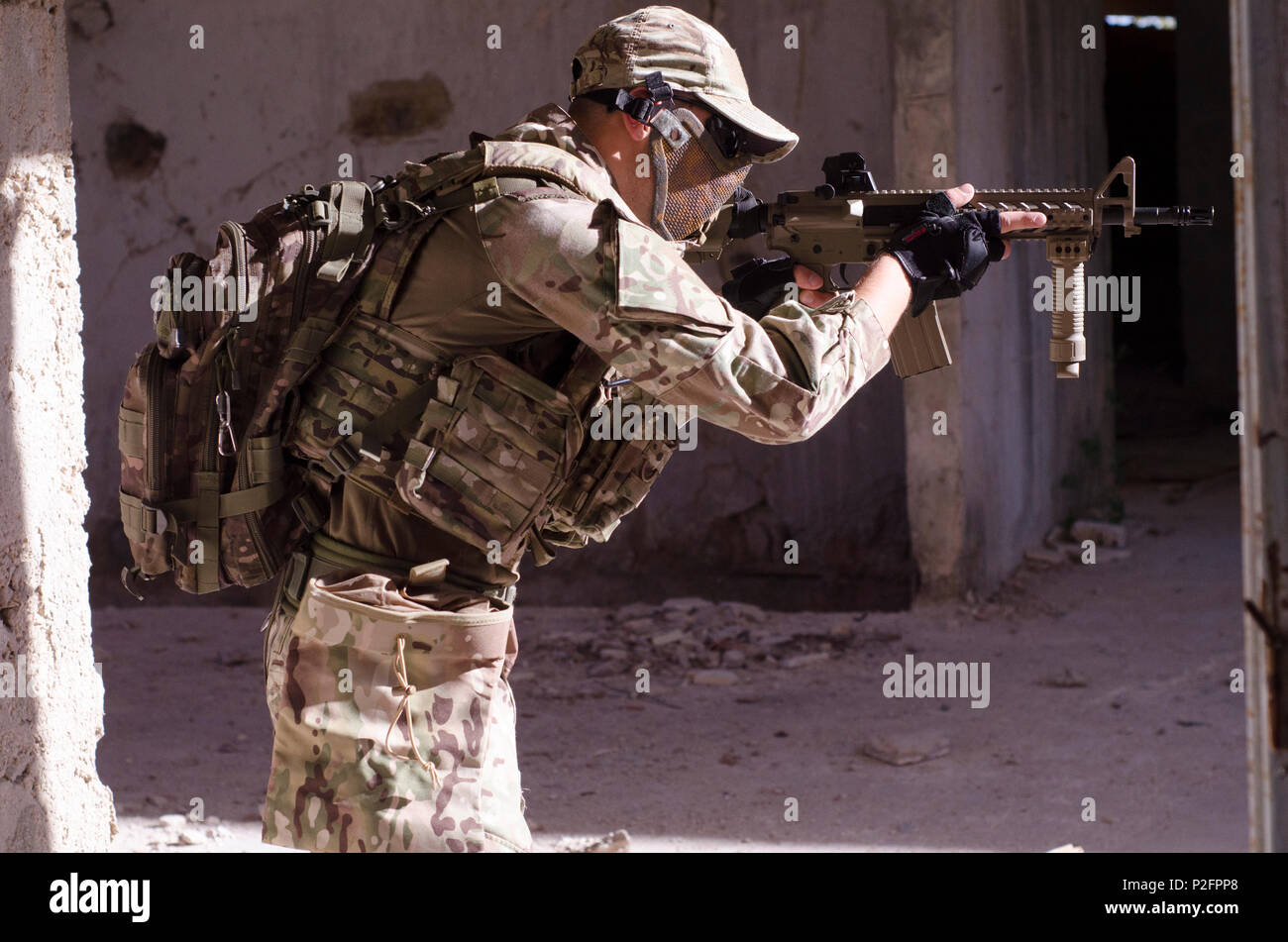 Special forces soldier studio hi-res stock photography and images - Alamy