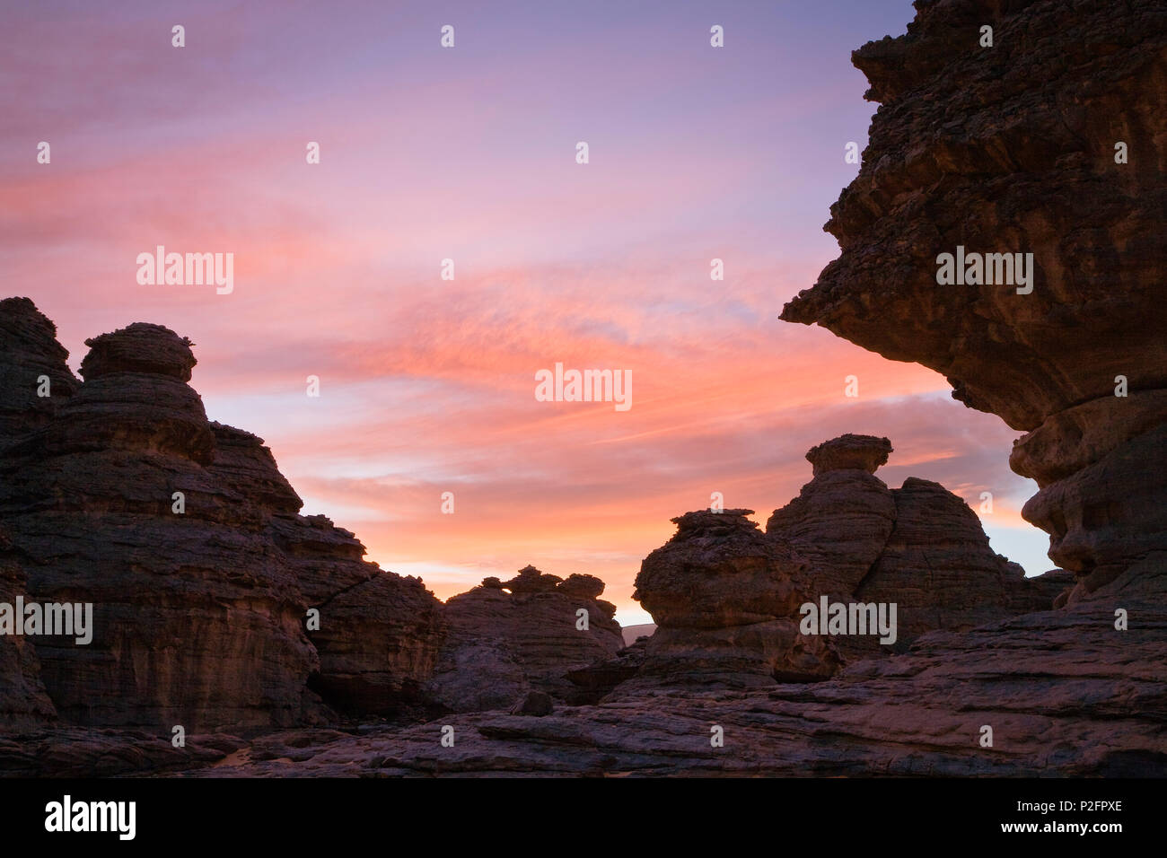 Rock formations in the libyan desert, Wadi Awis, Akakus mountains, Libya, Africa Stock Photo - Alamy