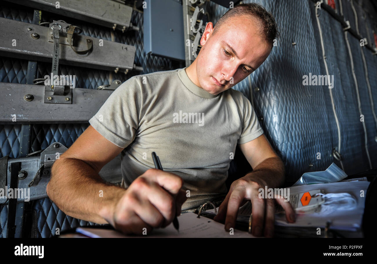 15th aircraft maintenance unit hi-res stock photography and images - Alamy
