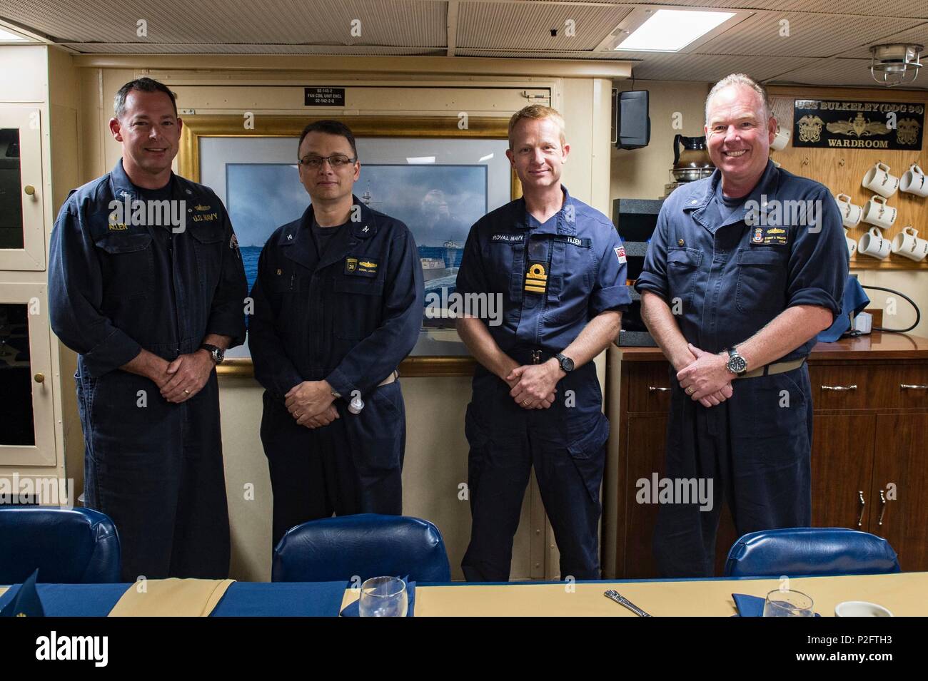 160921-N-KD168-030 ATLANTIC OCEAN (Sept. 21, 2016) - From the left ...