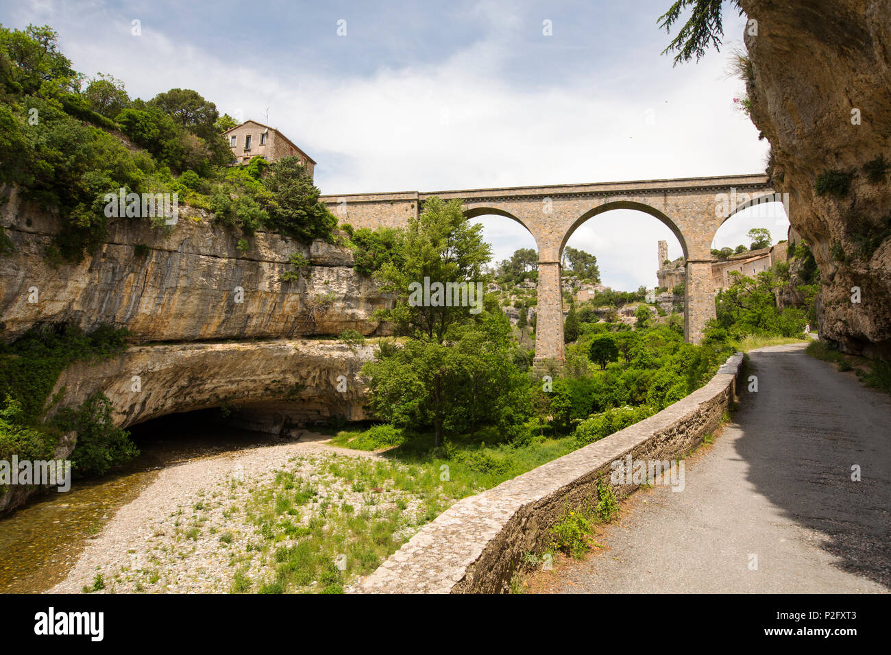 Parapet de pont hi-res stock photography and images - Alamy