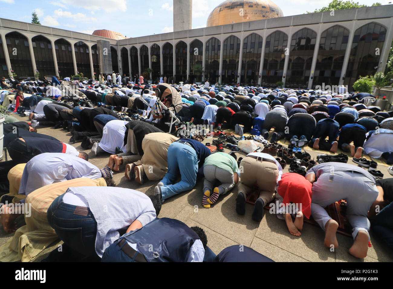 London UK. 15th June 2018. Muslim worshippers attend Friday prayers at ...
