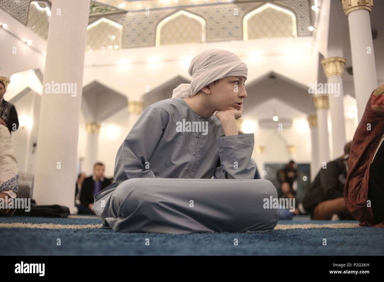 Sao Paulo, Brazil. 15th June, 2018. Muslims celebrate the beginning of ...