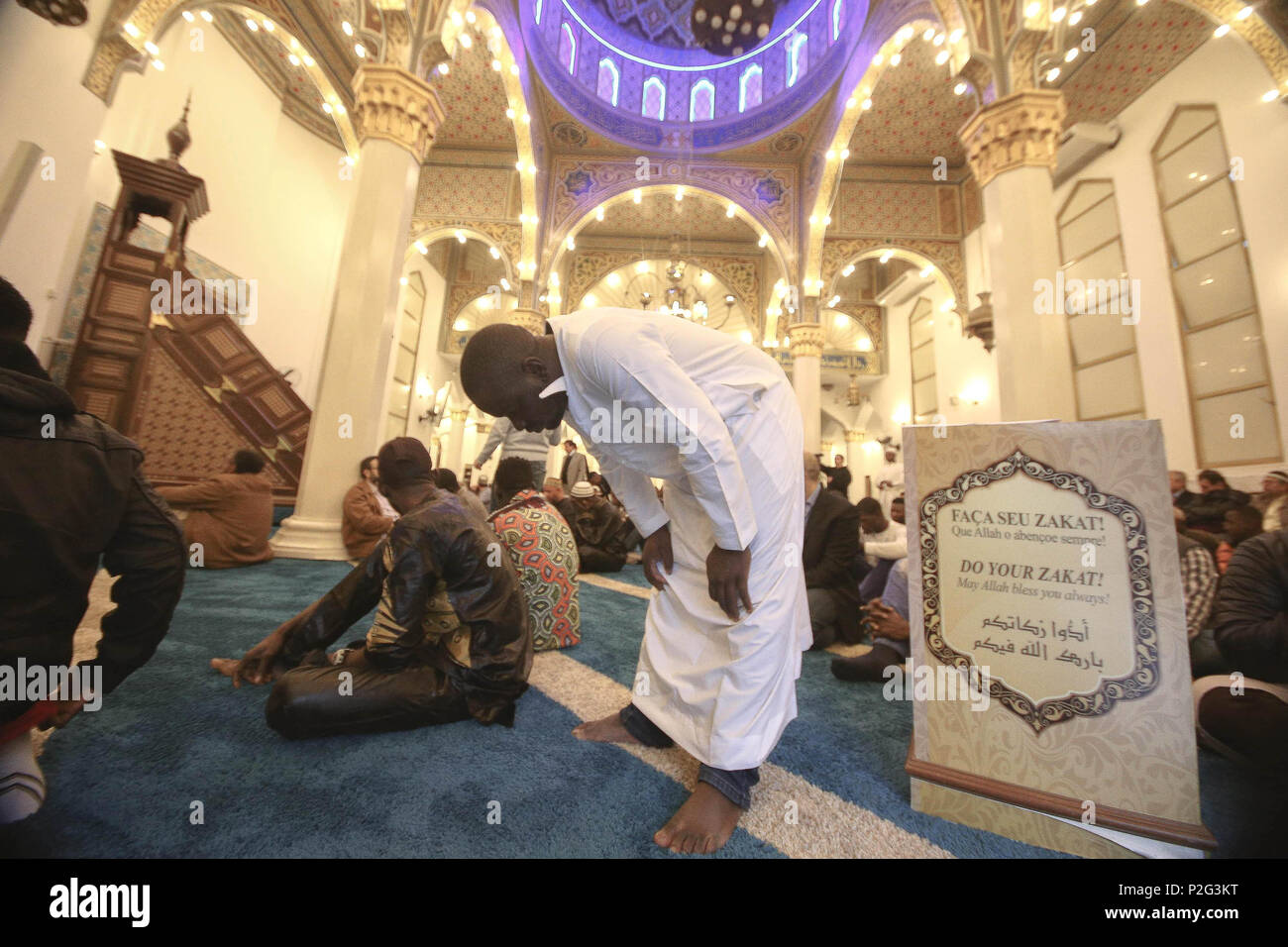 Sao Paulo, Brazil. 15th June, 2018. Muslims celebrate the beginning of ...