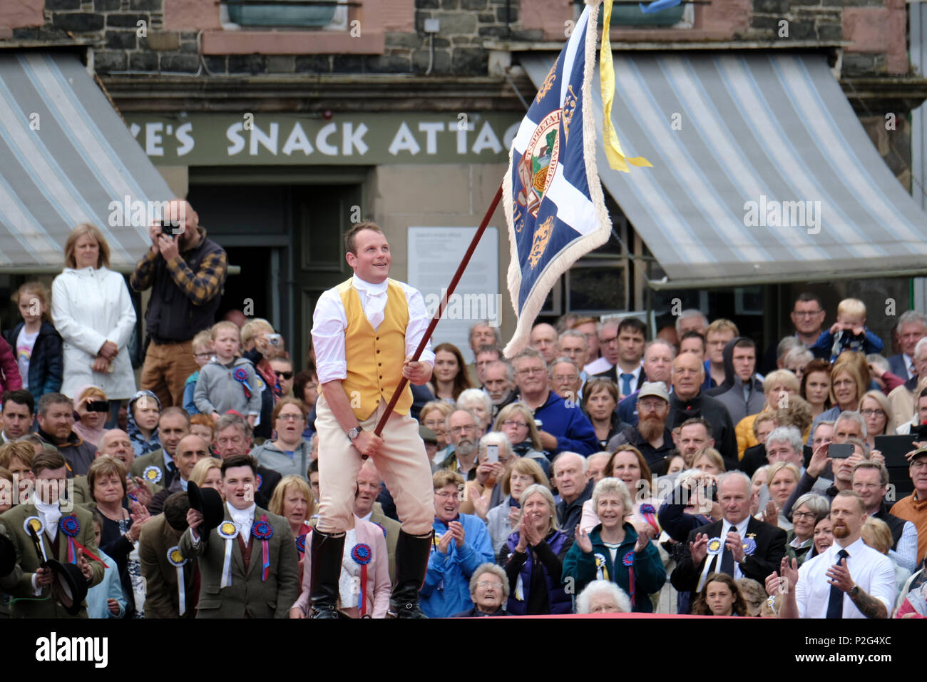 Selkirk, UK. 15th Jun, 2018. Selkirk Common Riding - Casting of the ...