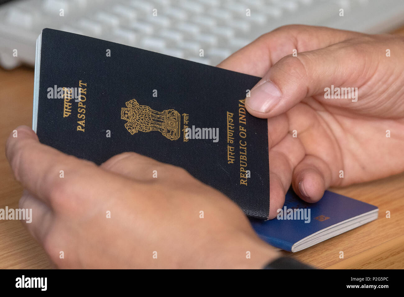 Border check hi-res stock photography and images - Alamy