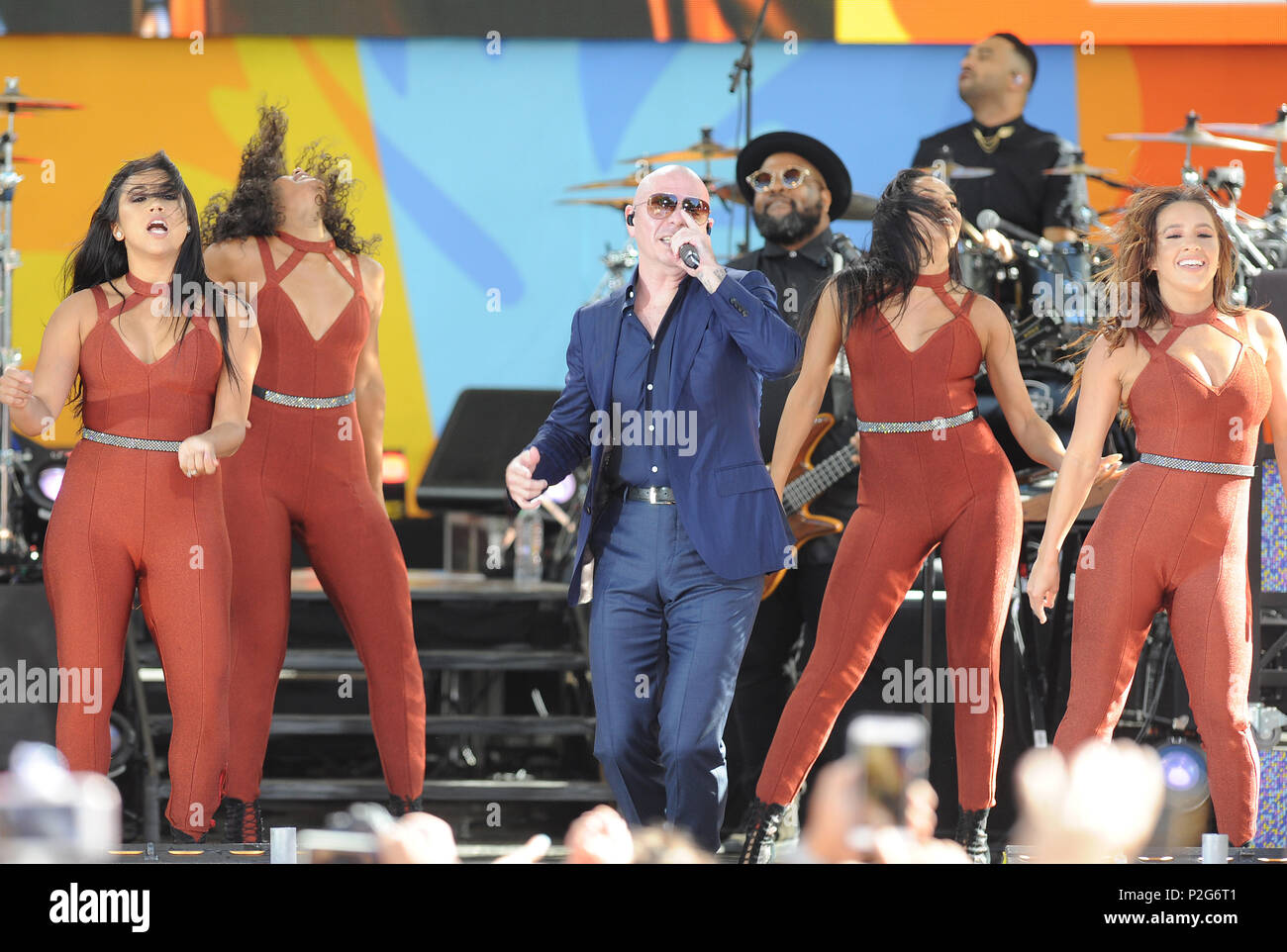 Gma guest hi-res stock photography and images - Alamy
