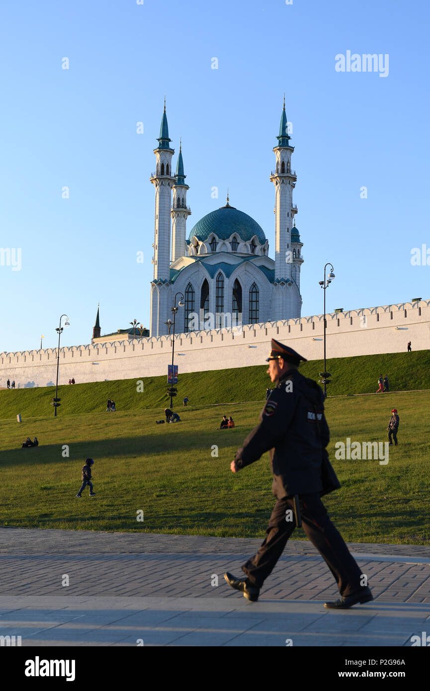 Kazan, Russia. 15th June, 2018. 15 June 2018, Russia, Kazan: A police ...