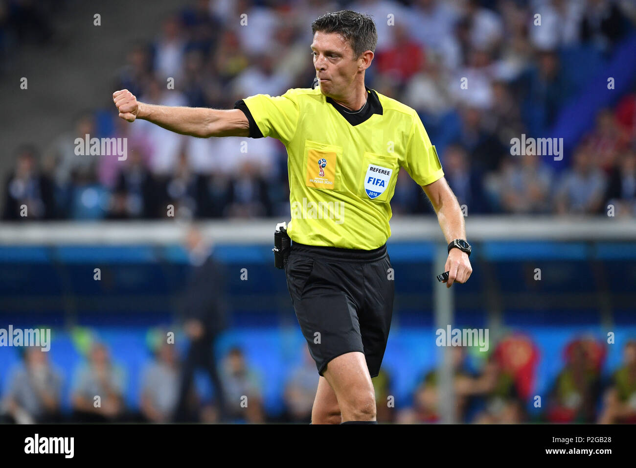 Fifa referee hi-res stock photography and images - Alamy