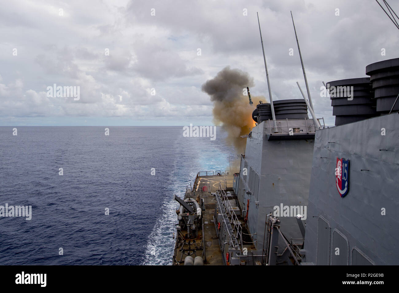 160918-N-UF697-073 PHILIPPINE SEA (Sept. 18, 2016) The forward-deployed ...