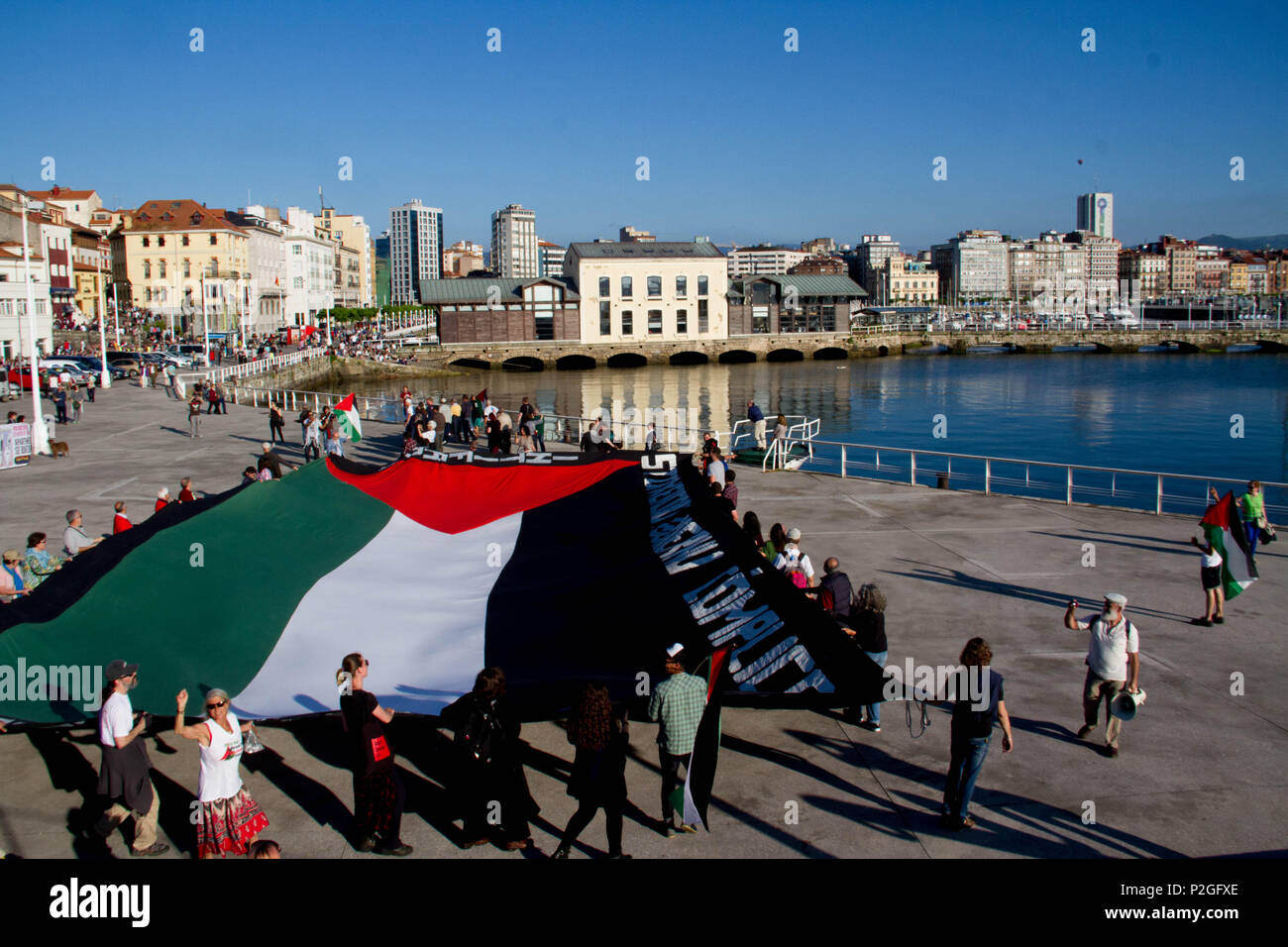 Dozens of people have participated today in Gijón in the demonstration ...