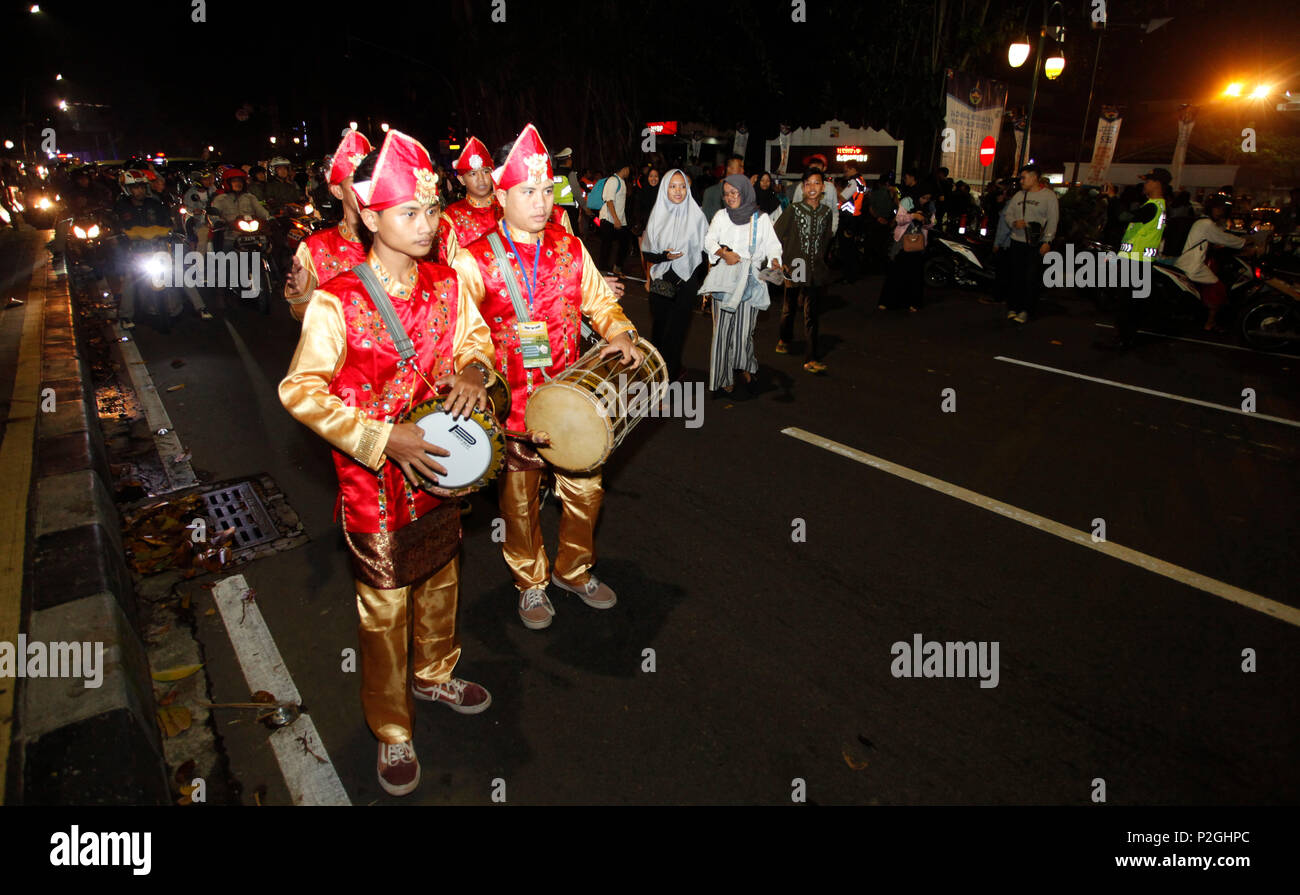 Bogor, Indonesia. 14th June, 2018. Participants in Bogor Bertakbir ...