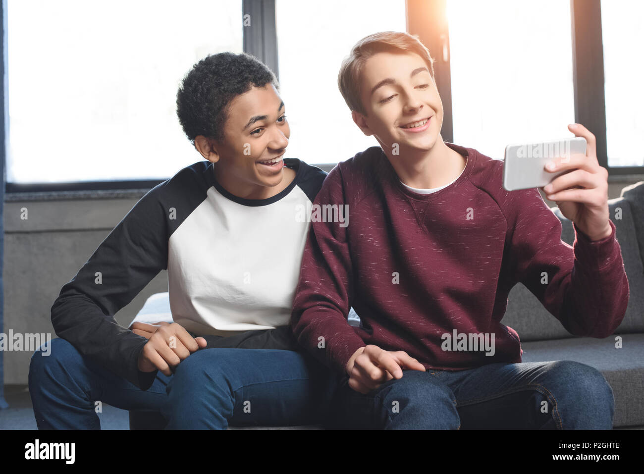 Teens video call hi-res stock photography and images - Alamy