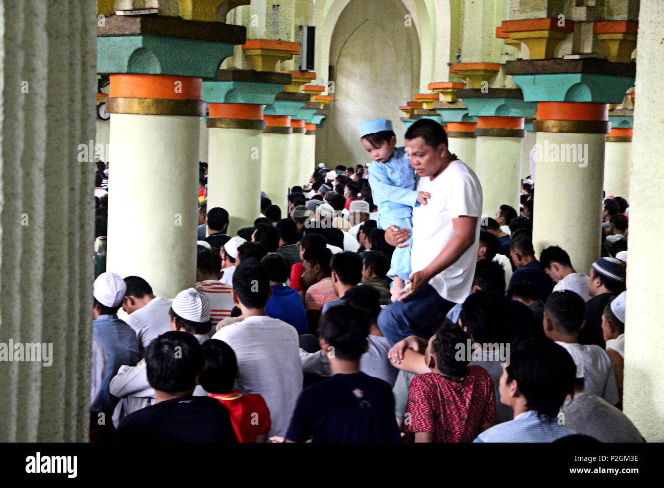 Golden mosque manila hi-res stock photography and images - Alamy