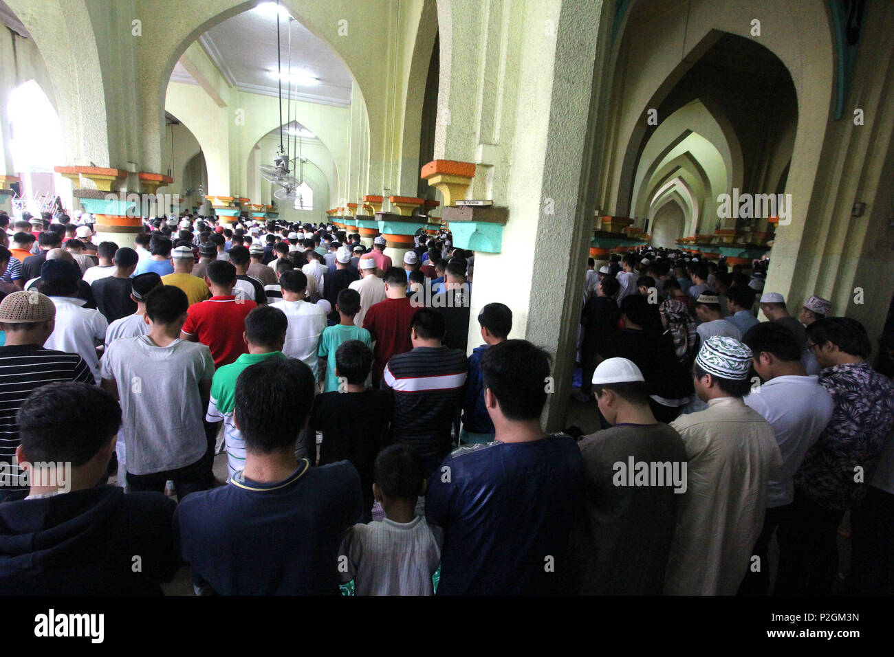Filipino muslims hi-res stock photography and images - Alamy