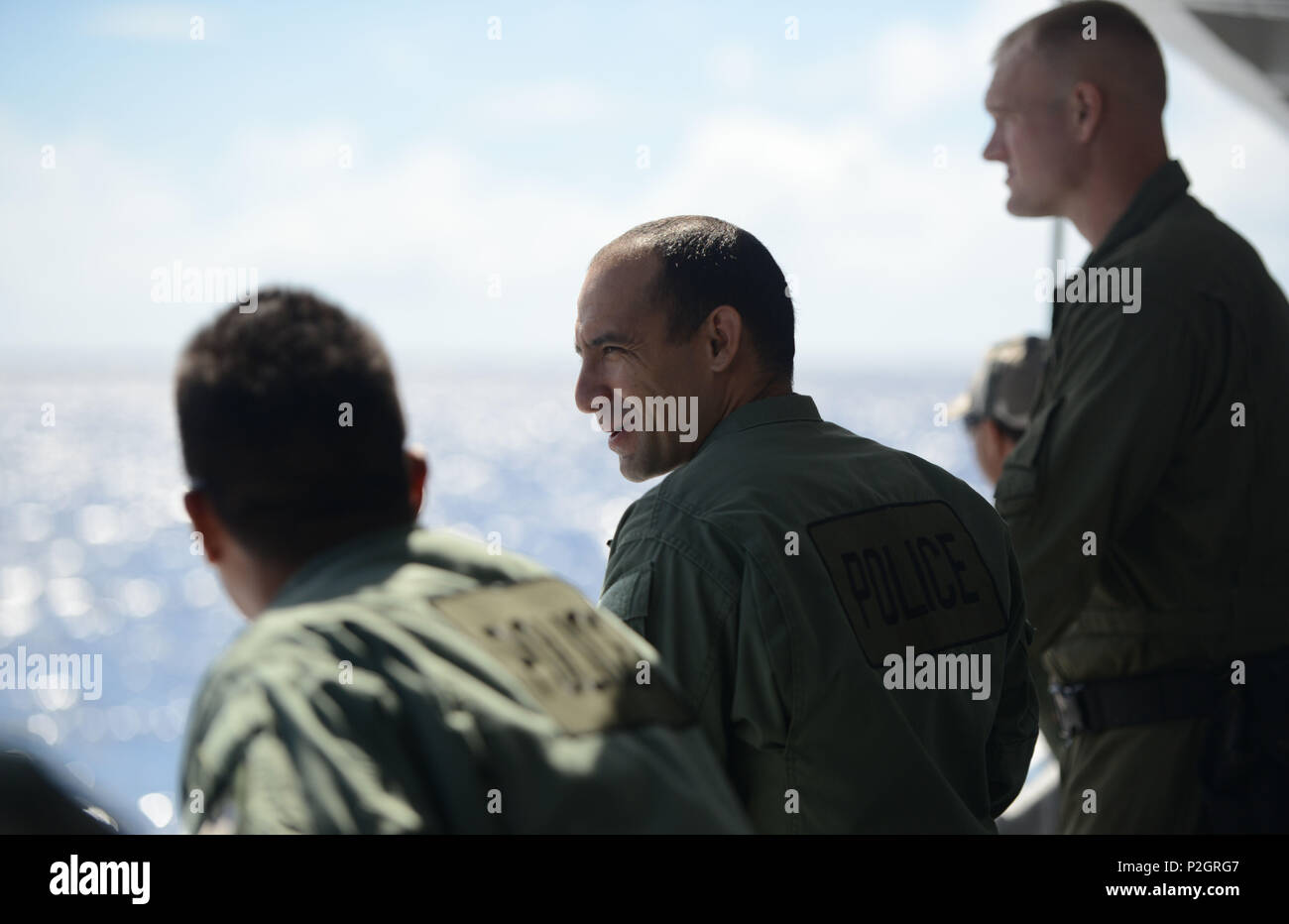 Crewmembers from the Honolulu Police Department Specialized Services ...