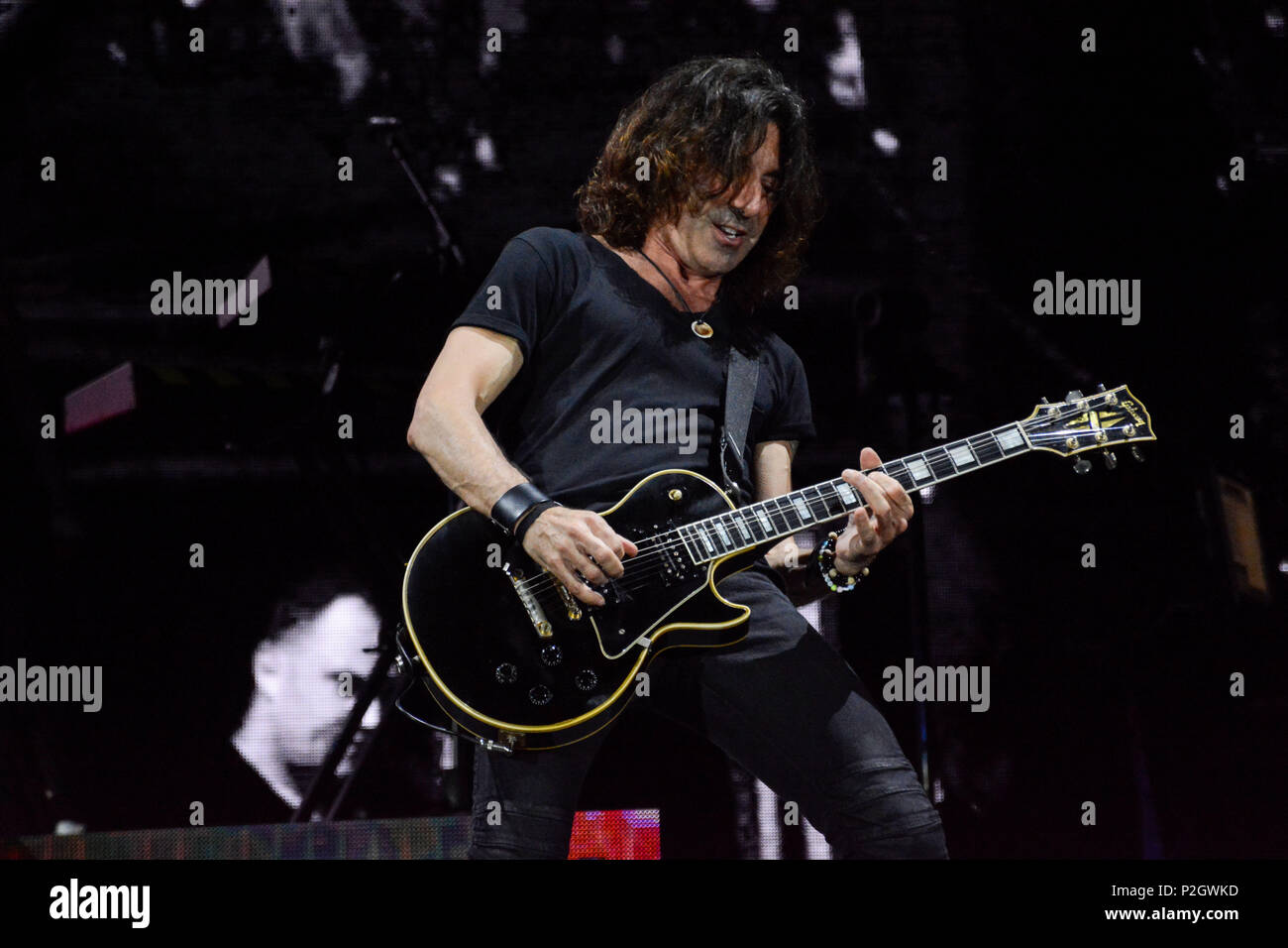 Guitarist stef burns hi-res stock photography and images - Alamy