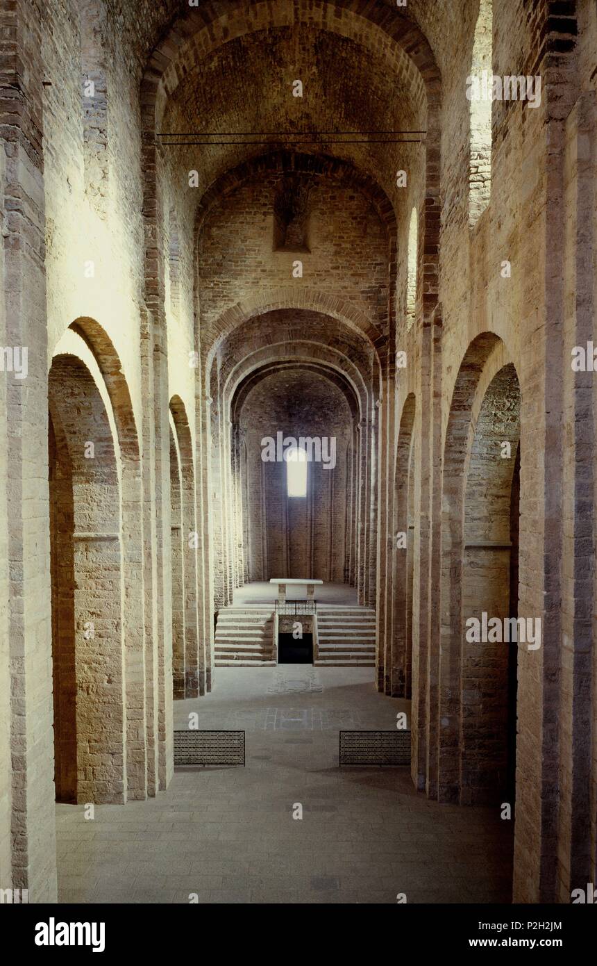 INTERIOR DE LA COLEGIATA DE SAN VICENTE - SIGLO XI - ROMANICO LOMBARDO ...