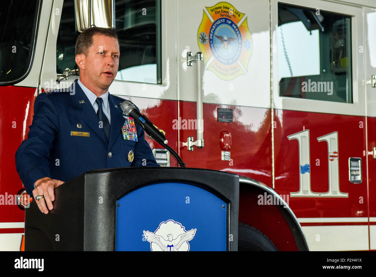 9 11 plane about to hit tower hi-res stock photography and images - Alamy