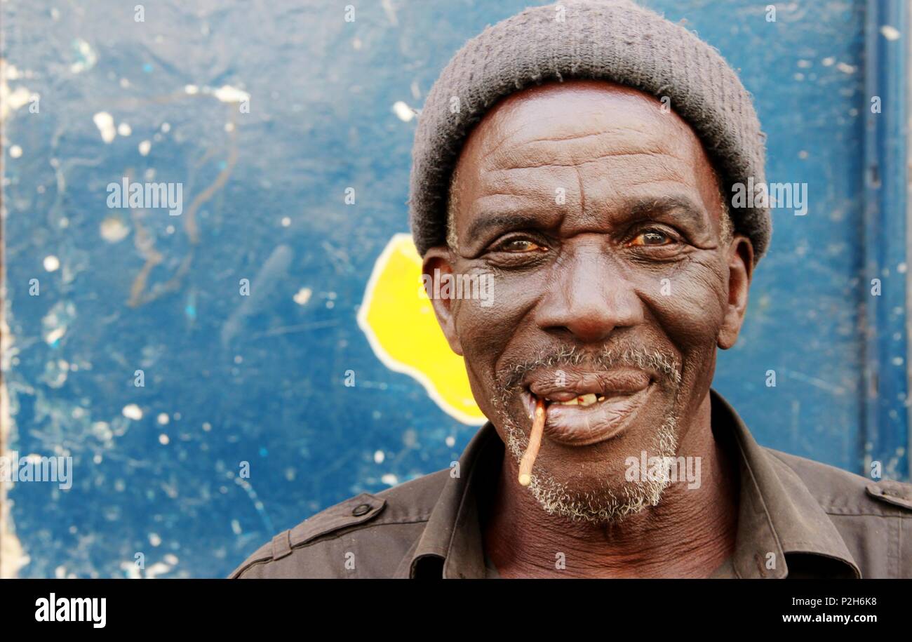 Man is chewing hi-res stock photography and images - Alamy
