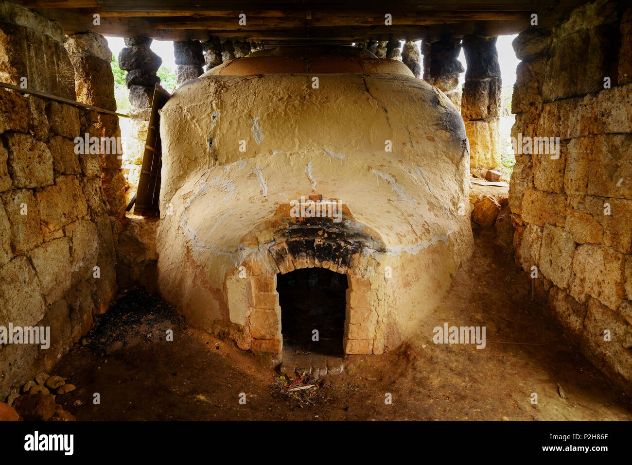 Cooking kiln hi-res stock photography and images - Alamy
