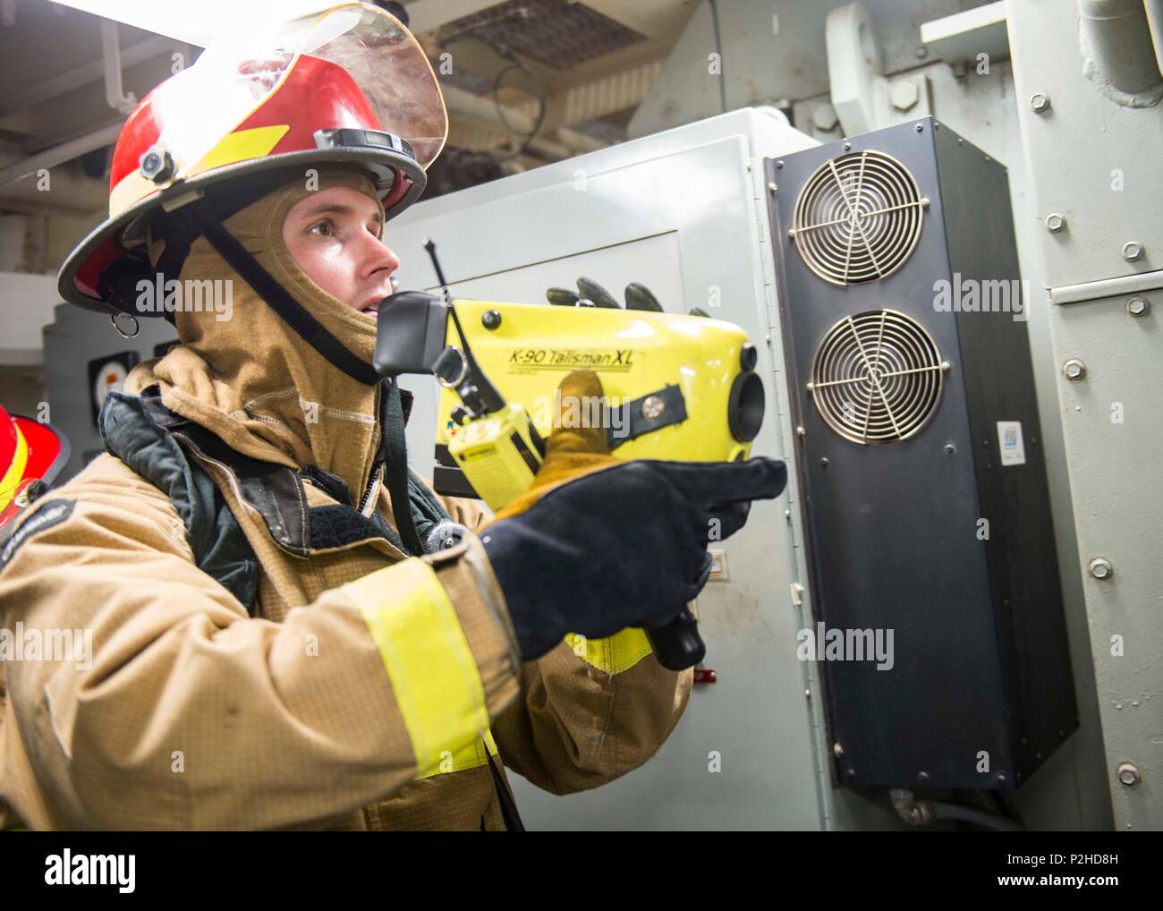 160920-N-GP524-296 ARABIAN GULF (Sept. 20, 2016) Chief Intelligence ...