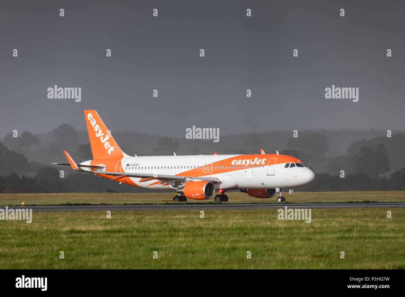 Easyjet storm hi-res stock photography and images - Alamy