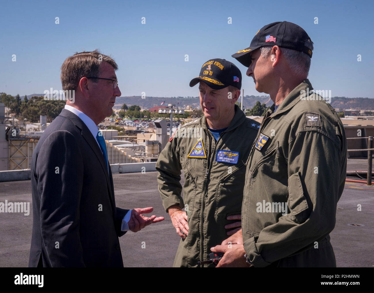160929-N-BL637-016 SAN DIEGO (Sept. 29, 2016) Defense Secretary Ash ...