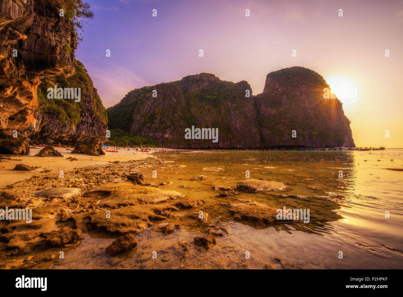 Maya bay on phi hi-res stock photography and images - Alamy