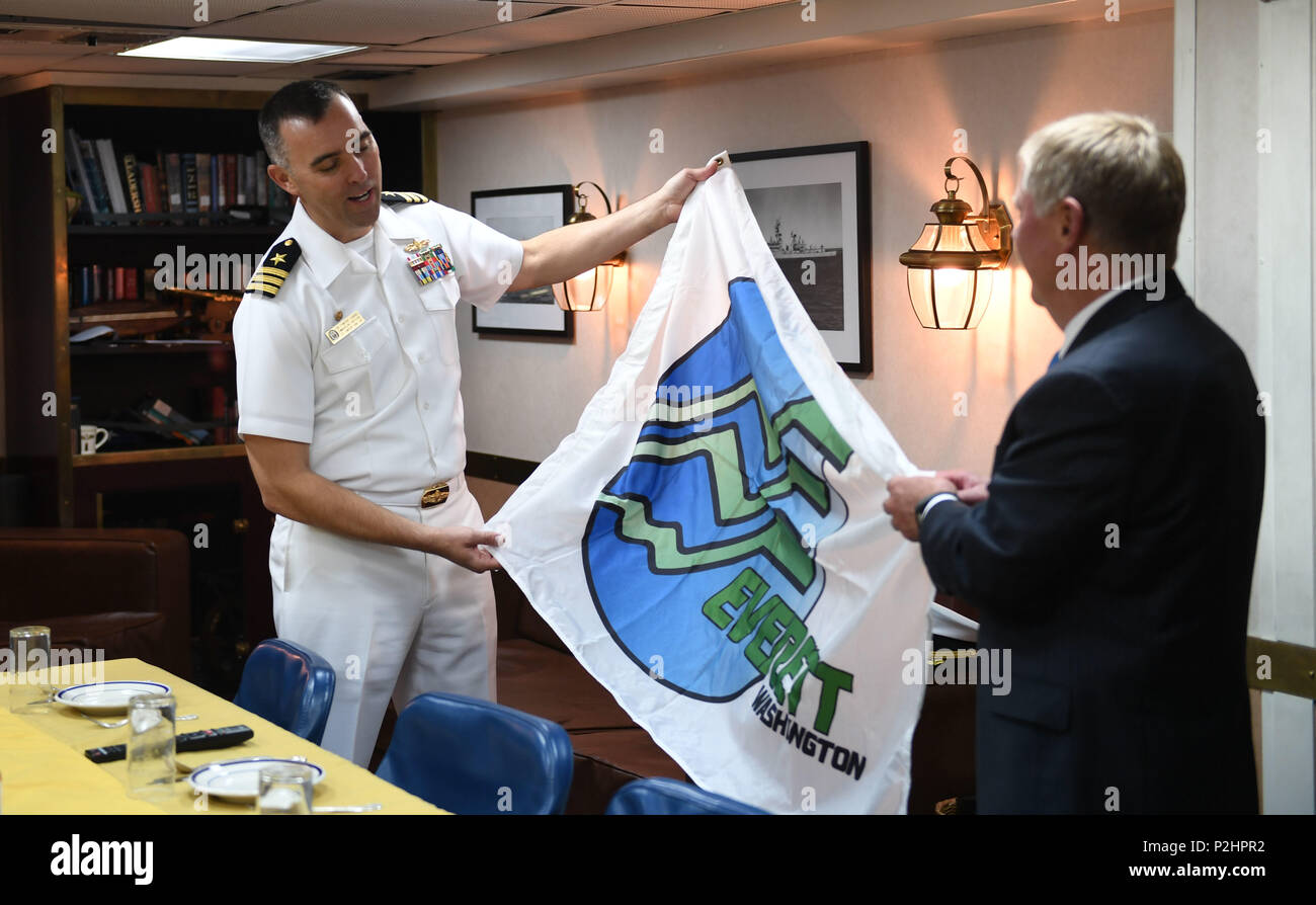 Uss sampson naval ship hi-res stock photography and images - Alamy