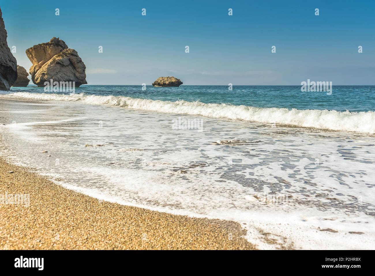 Sea waves washing shore resort hi-res stock photography and images - Alamy