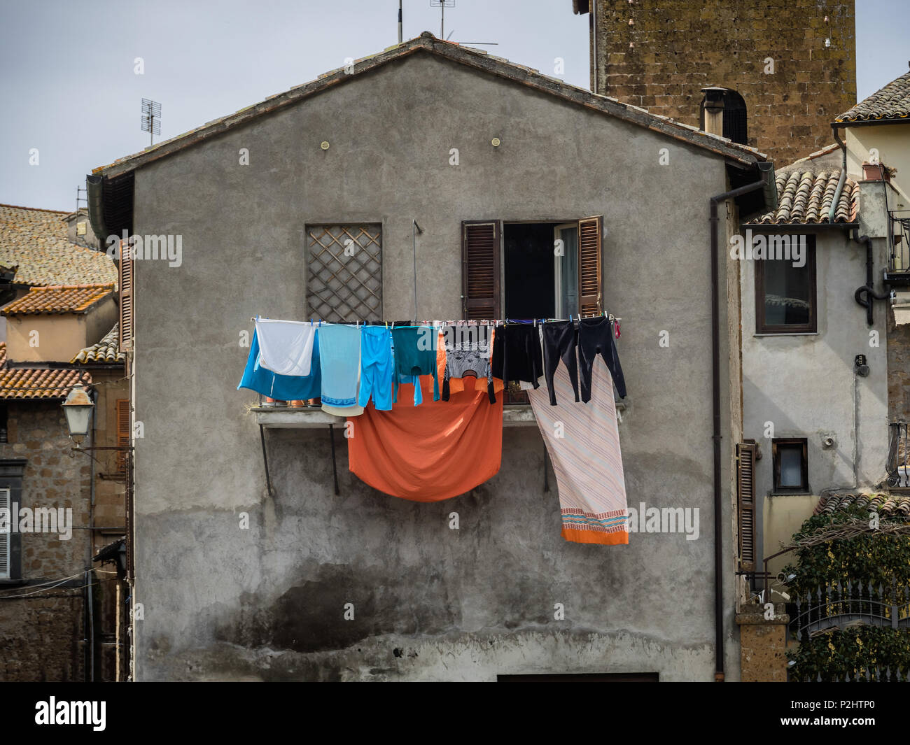 Washing line house exterior hi-res stock photography and images - Alamy