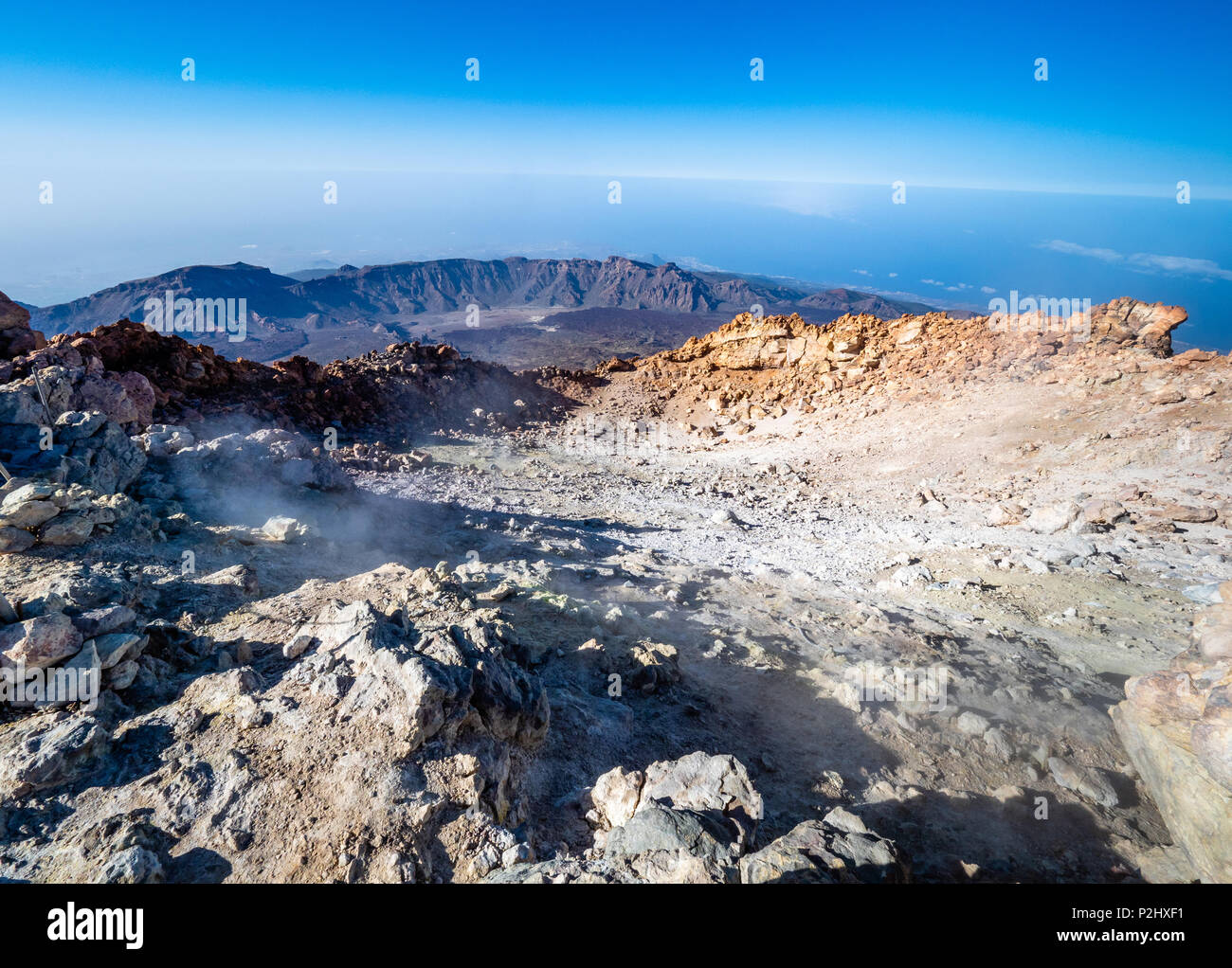 Summit crater hi-res stock photography and images - Alamy