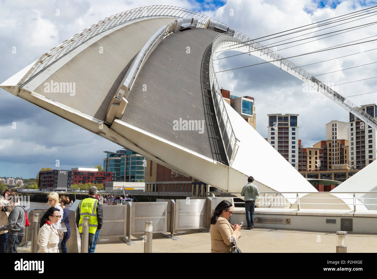 Millennium bridge over the river Tyne between Newcastle Quayside and ...