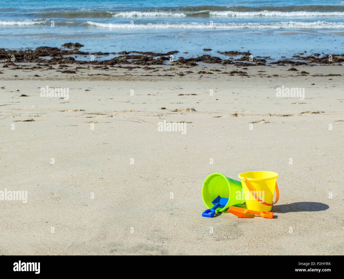 Two sand pails beach shovels hi-res stock photography and images - Alamy