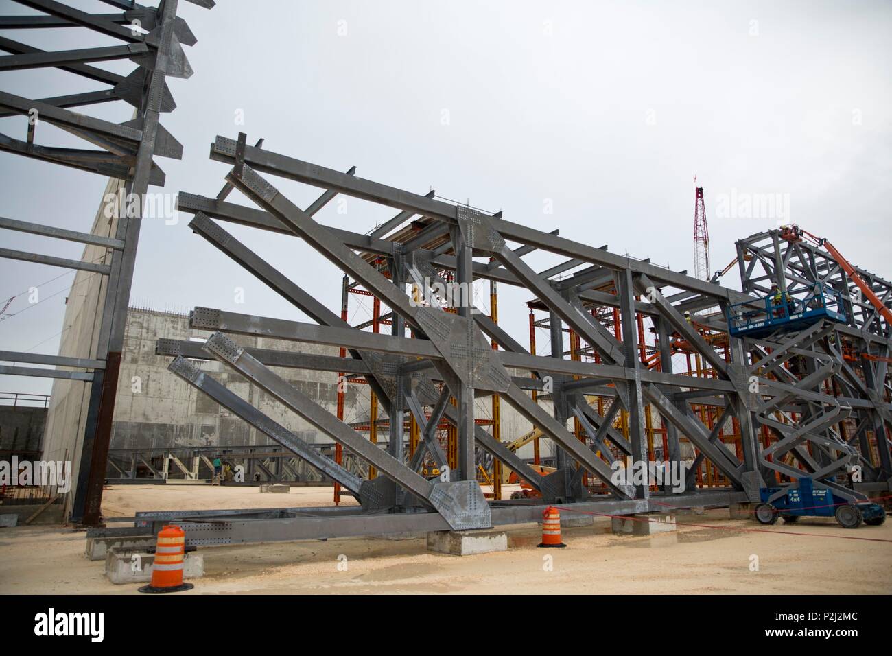 Box truss hi-res stock photography and images - Alamy