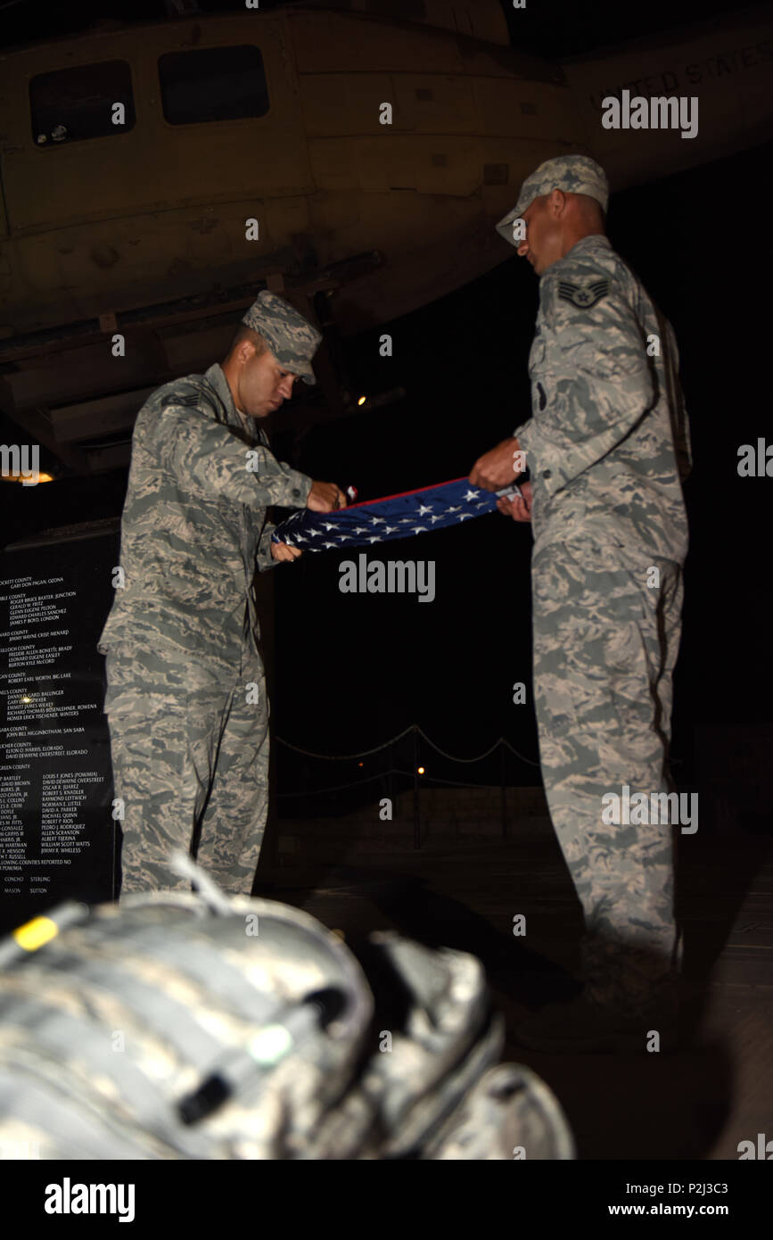 Elizabeth 1st with dog hi-res stock photography and images - Alamy