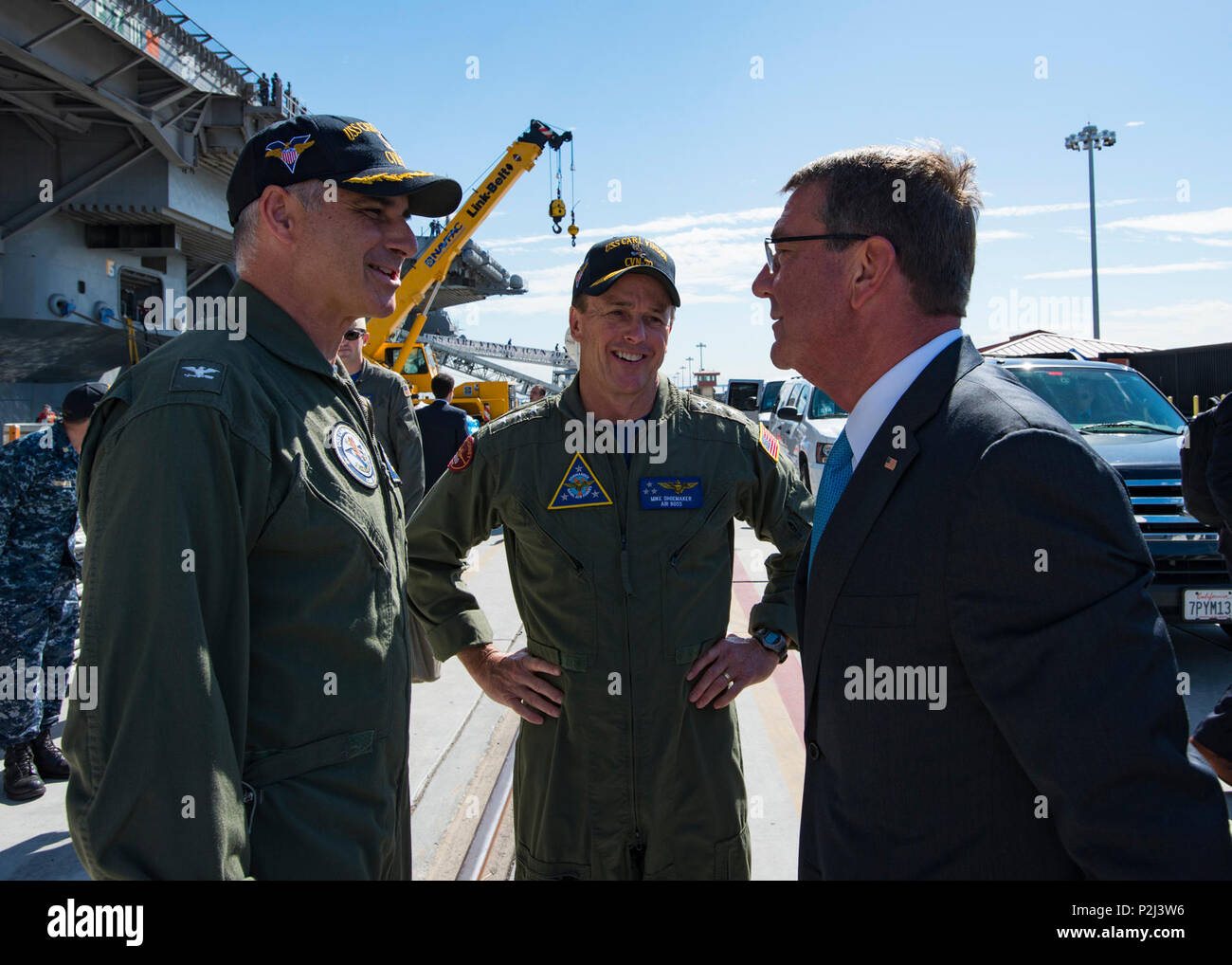 Uss carl vinson aerial california hi-res stock photography and images ...