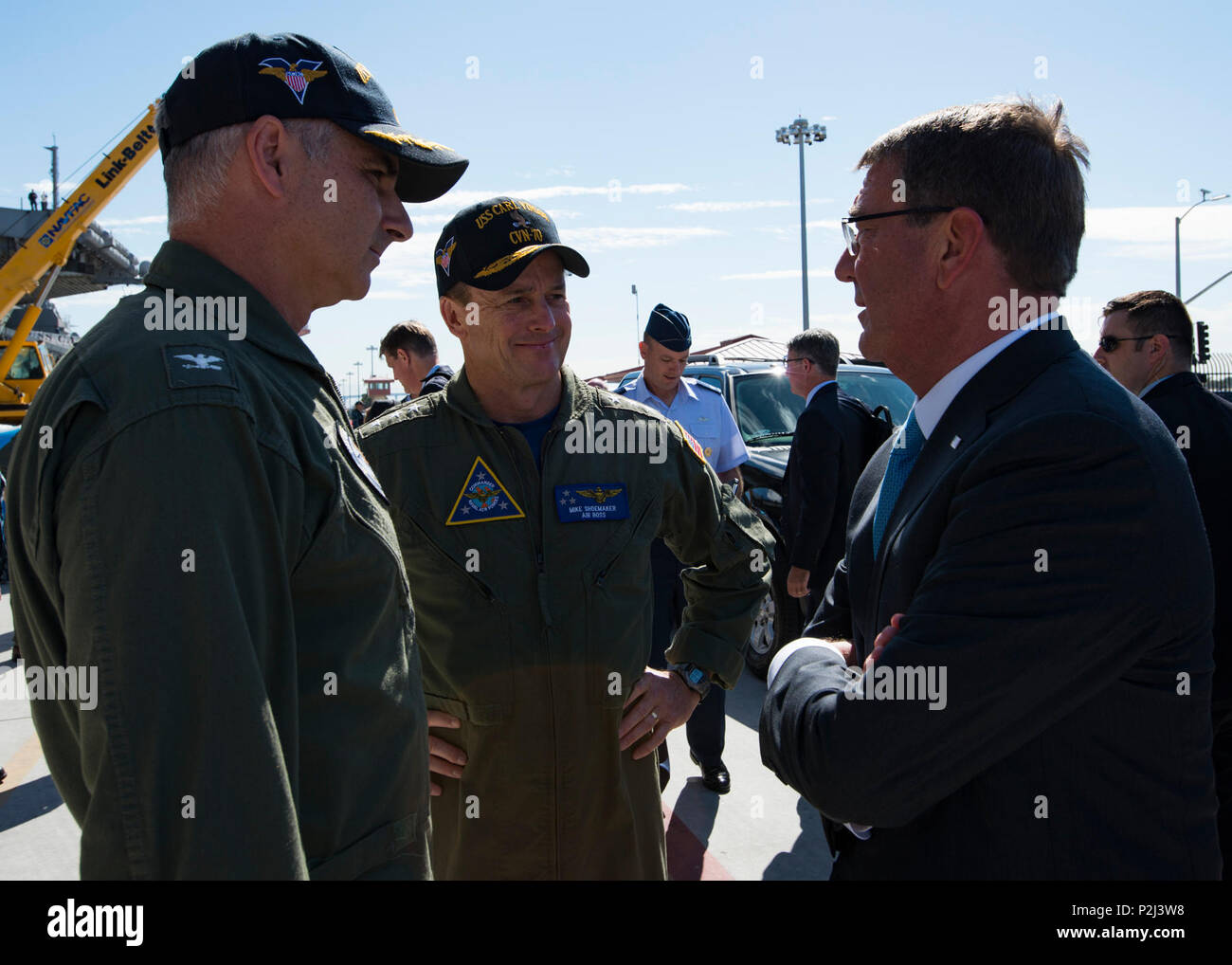 Uss carl vinson aerial california hi-res stock photography and images ...
