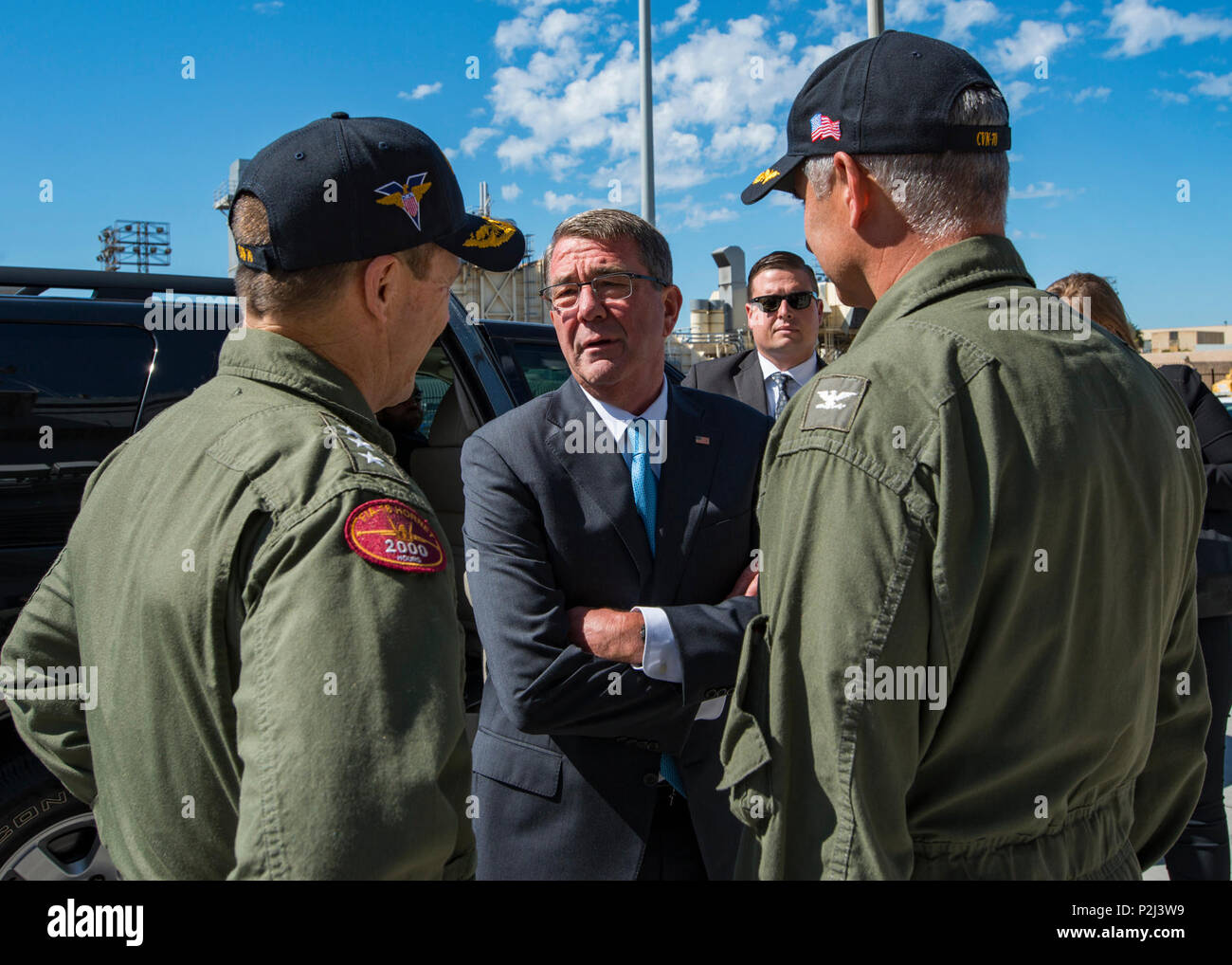 160929-N-FT110-027 SAN DIEGO (Sept. 29, 2016) Defense Secretary Ash ...