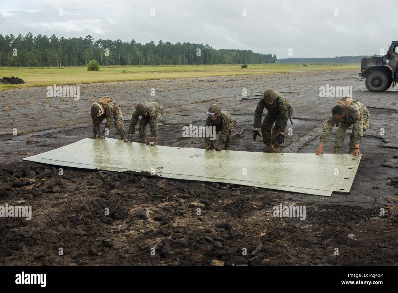 U.S. Marines assigned to Marine Wing Support Squadron (MWSS) 274, place ...