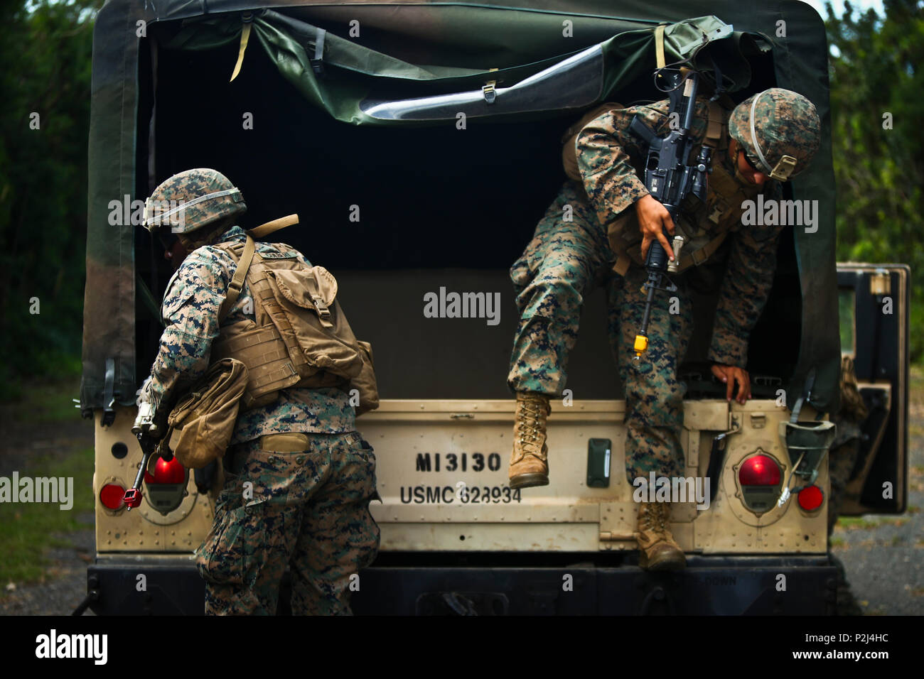 U.S. Marines with Charlie Company, 1st Battalion, 3rd Marine Regiment ...