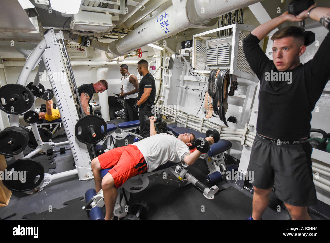 160927-N-CS953-034 ATLANTIC OCEAN (Sept. 27, 2016) Sailors aboard the ...