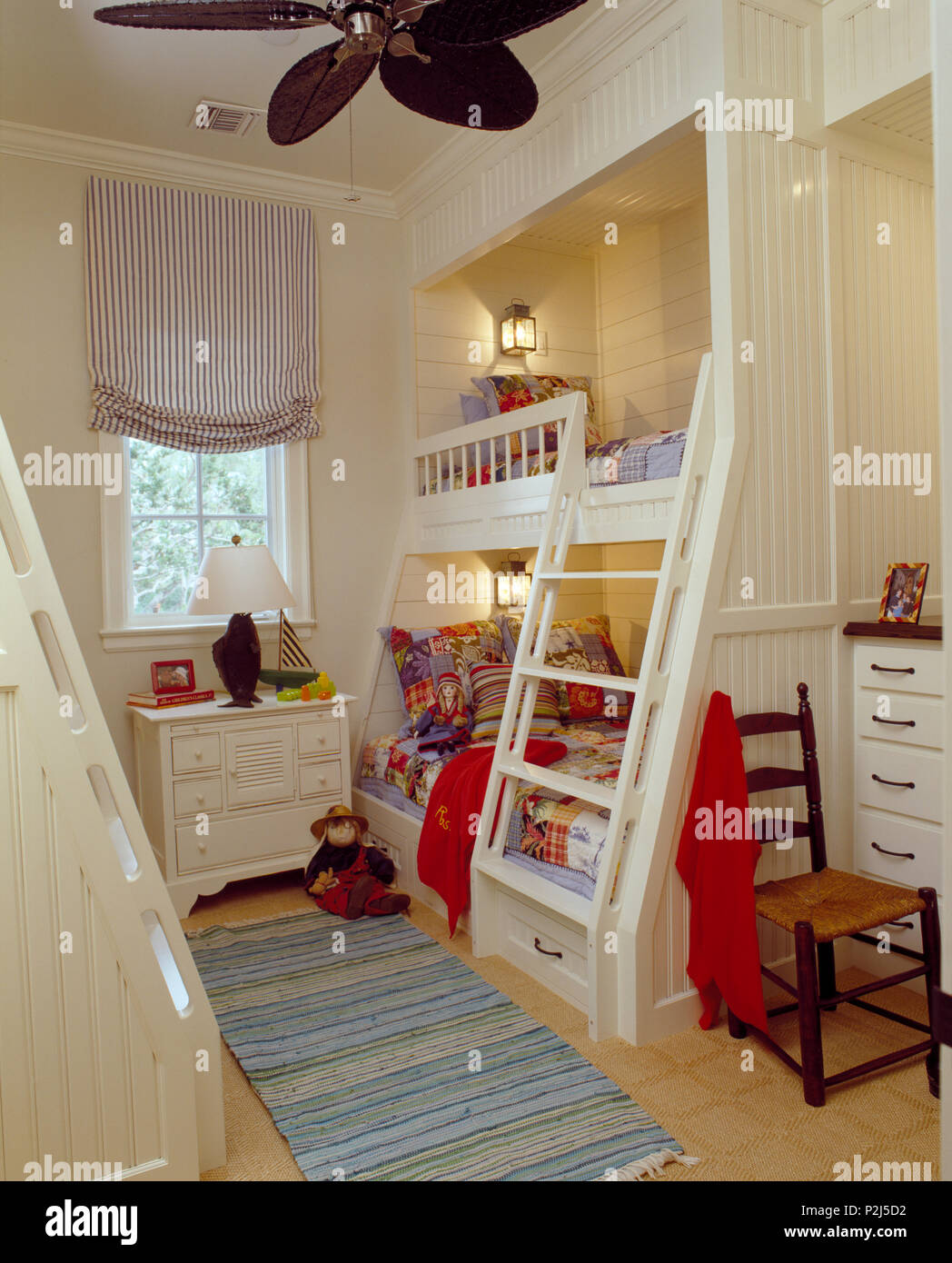 Bunk up hi-res stock photography and images - Alamy